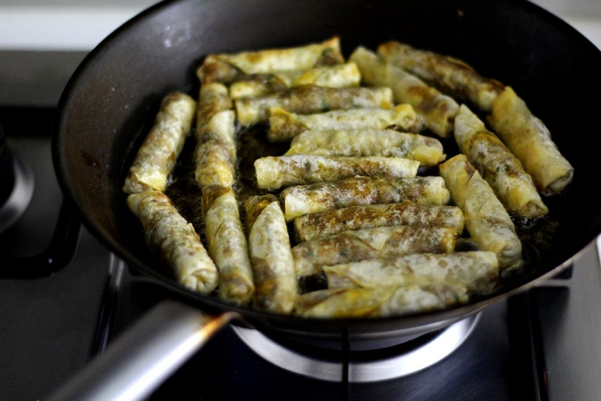 HIGHLY ADDICTIVE PARTY CIGARS – Lady and Pups