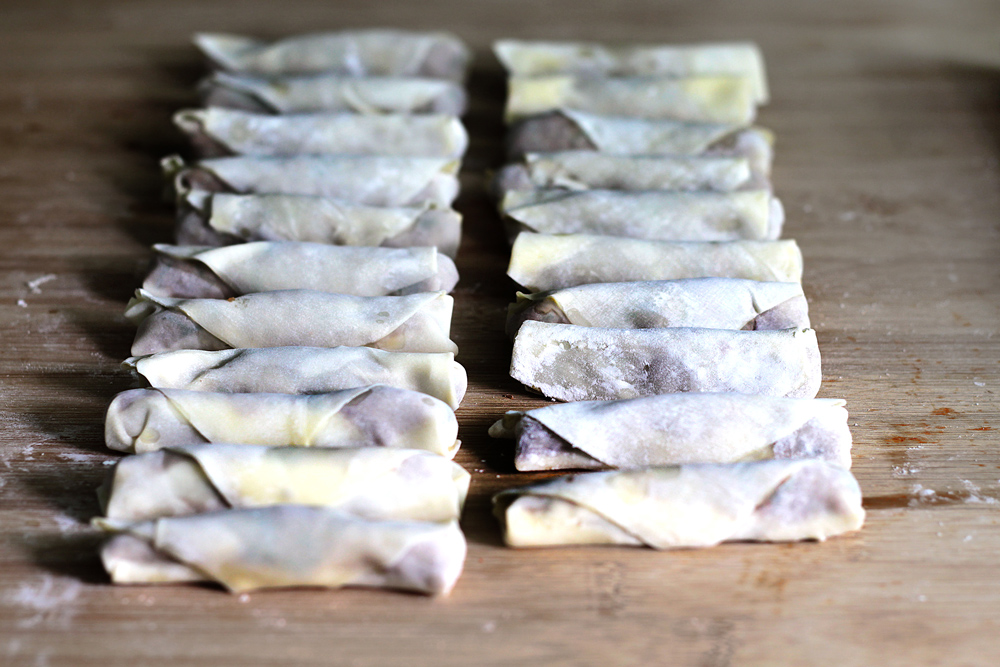 HIGHLY ADDICTIVE PARTY CIGARS – Lady and Pups