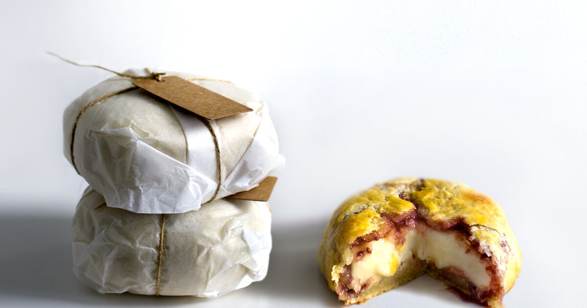 MINI BRIE + JAM PIE EDIBLE GIFT – Lady and Pups