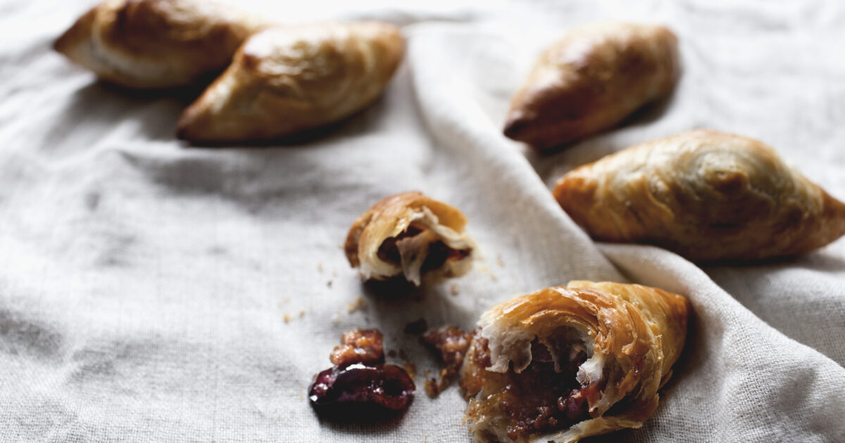 DIM SUM MONTH: CHARSIU PULL-APART PINEAPPLE BUN – Lady and Pups