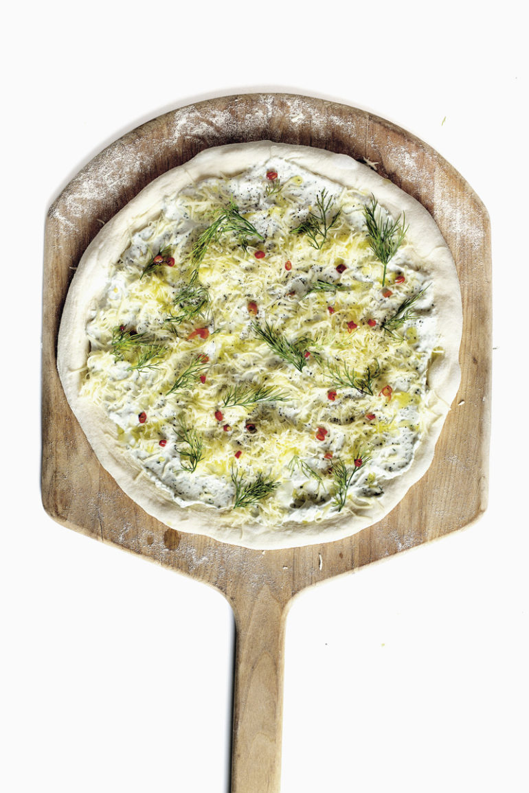 SPRING CREAM PIZZA