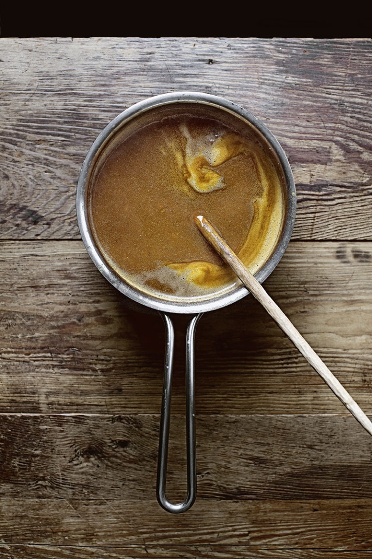 Boneless “turkey purse” w/ stuffings and peppercorn gravy – Lady and Pups