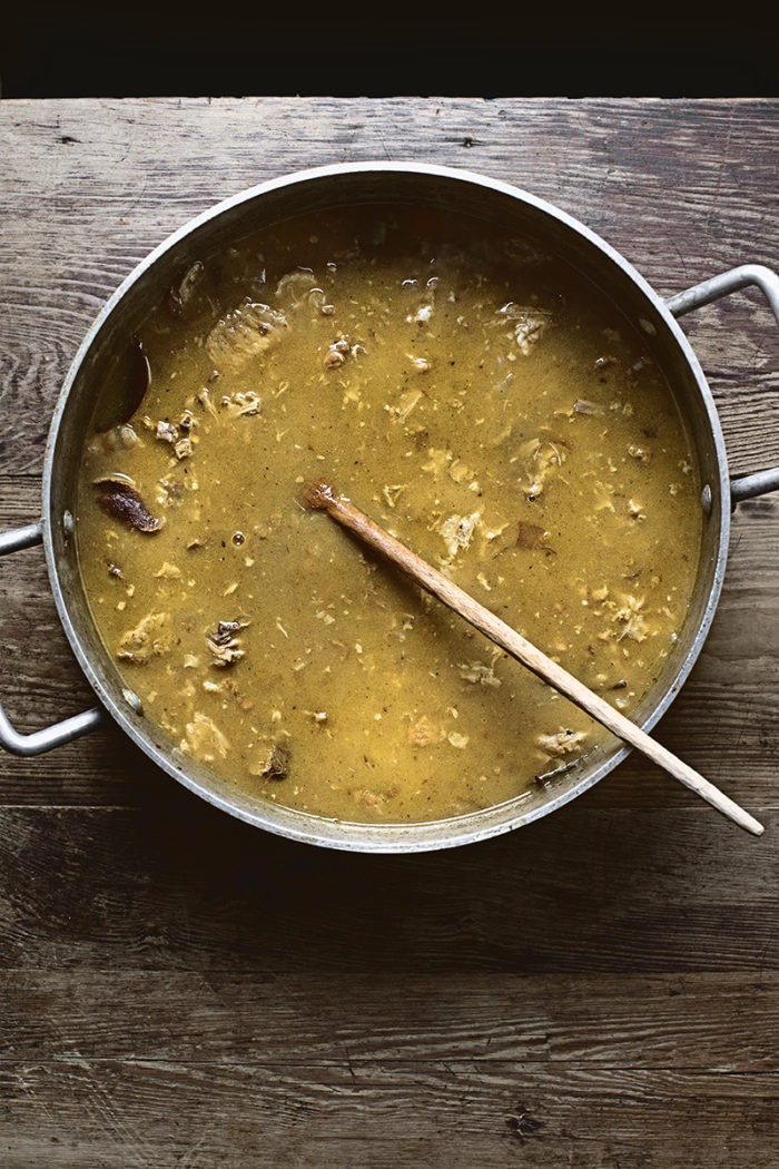 Boneless “turkey purse” w/ stuffings and peppercorn gravy – Lady and Pups