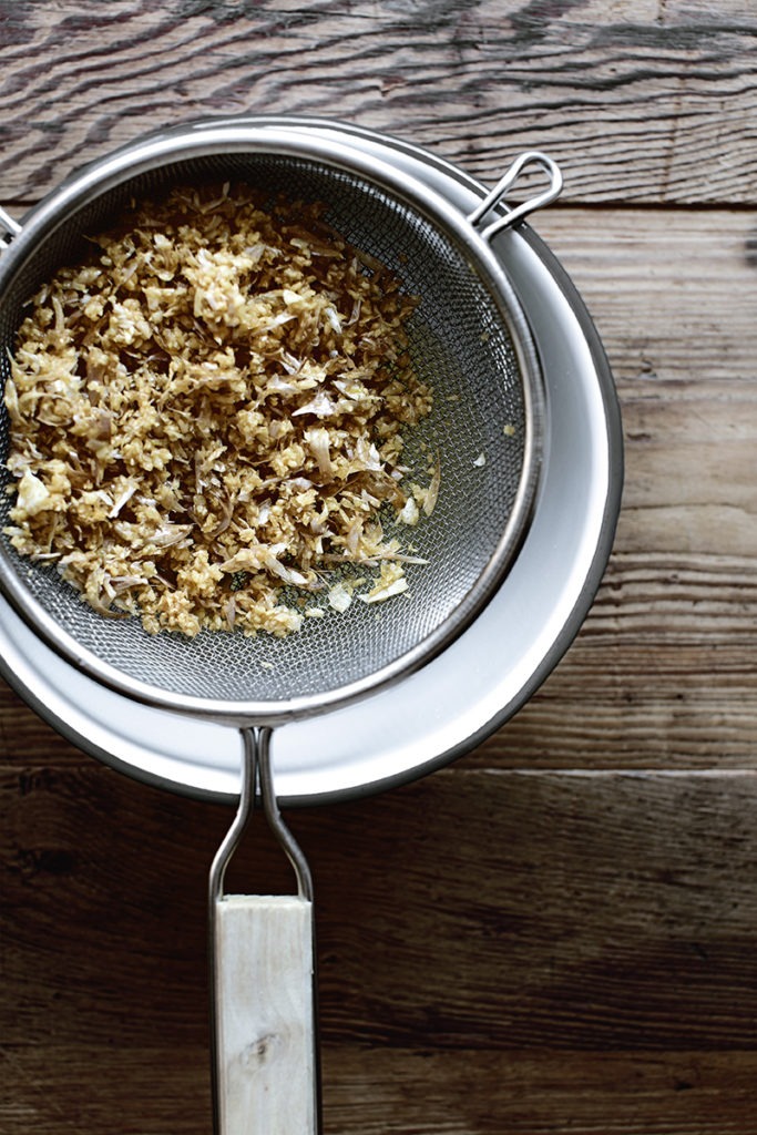 Boneless “turkey purse” w/ stuffings and peppercorn gravy – Lady and Pups