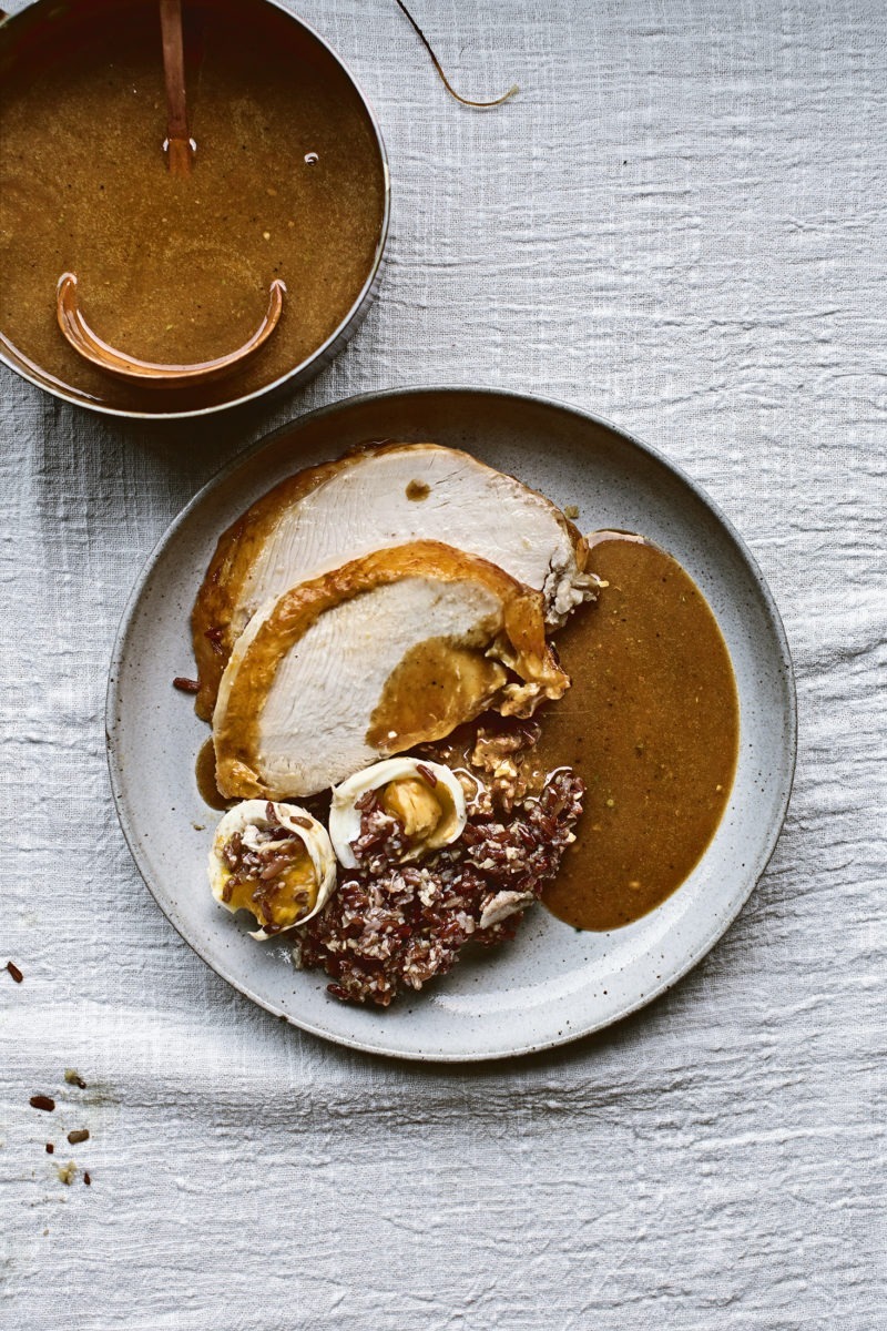 Boneless “turkey purse” w/ stuffings and peppercorn gravy – Lady and Pups