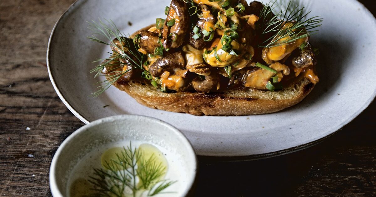 Spicy mussel and burnt mushroom toast w/ broth – Lady and Pups