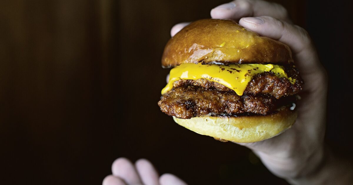 Chicken crackling smash burger – Lady and Pups