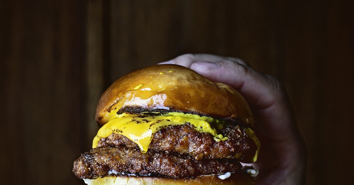 Chicken crackling smash burger – Lady and Pups